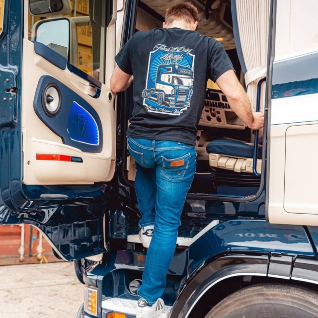 Truck is Drug - Women's T-shirt Baca & Adamos black